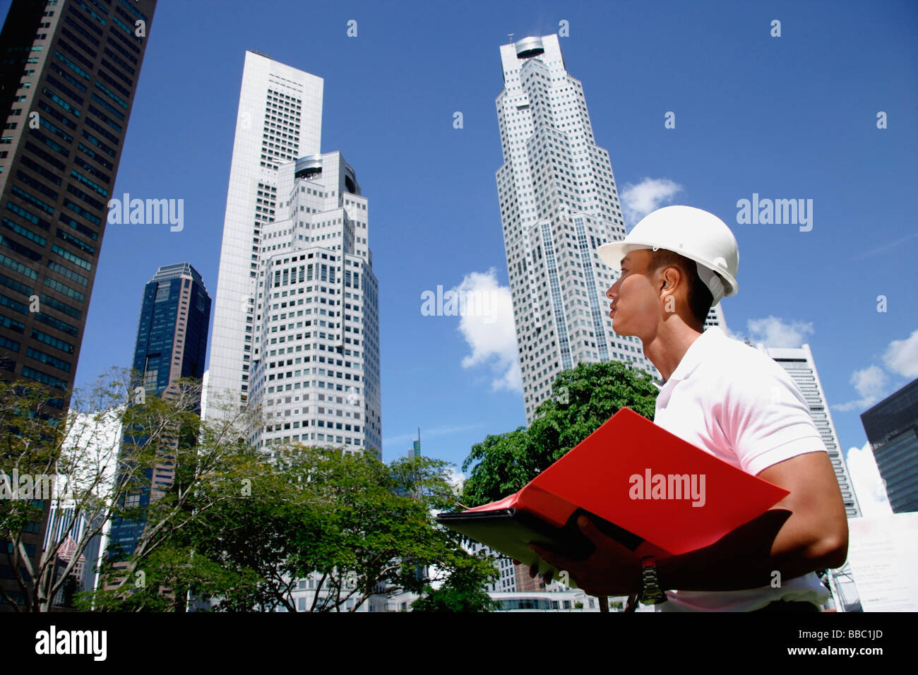 Constructing skyscrapers hi-res stock photography and images - Alamy