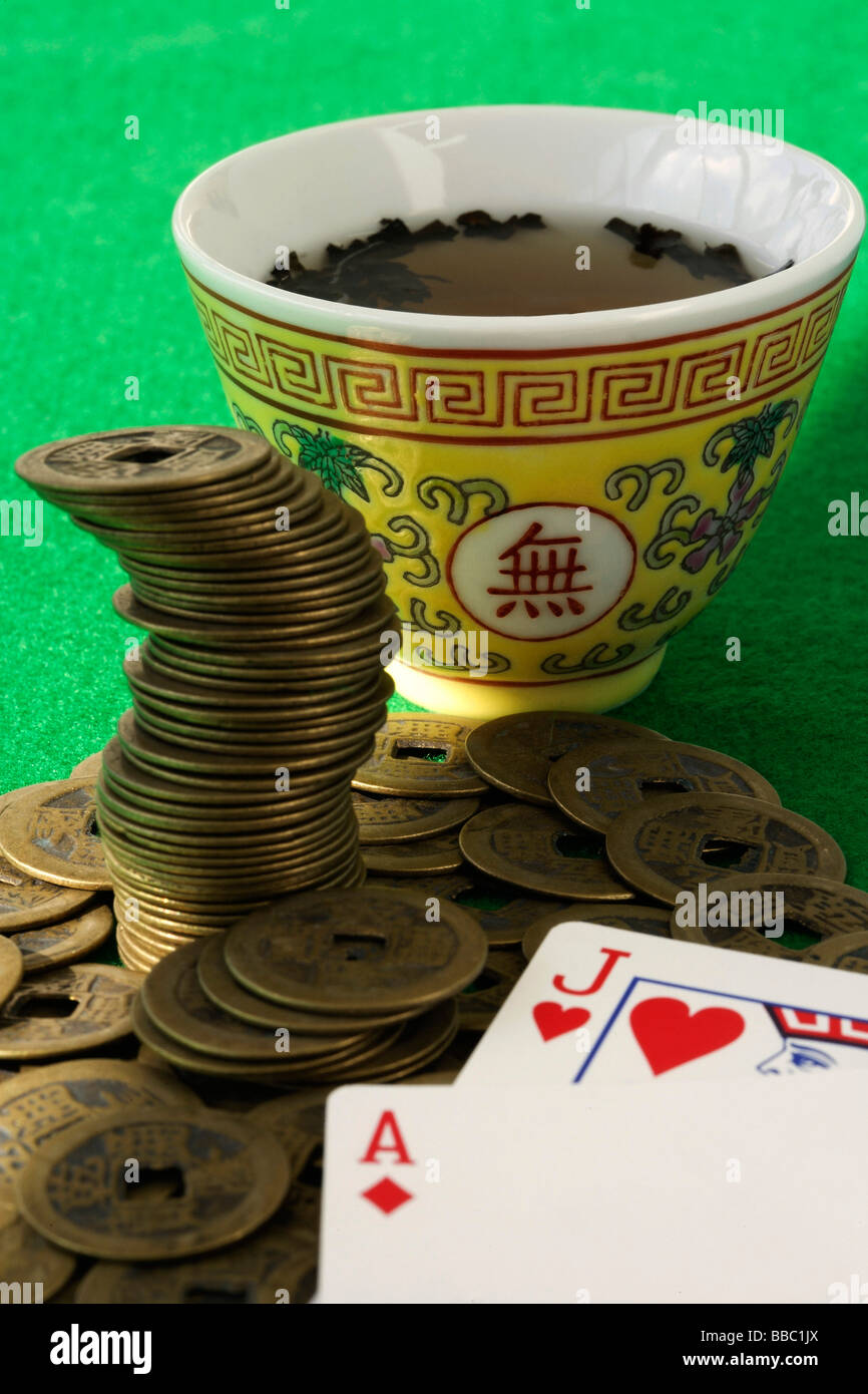Chinese money and cards Stock Photo - Alamy