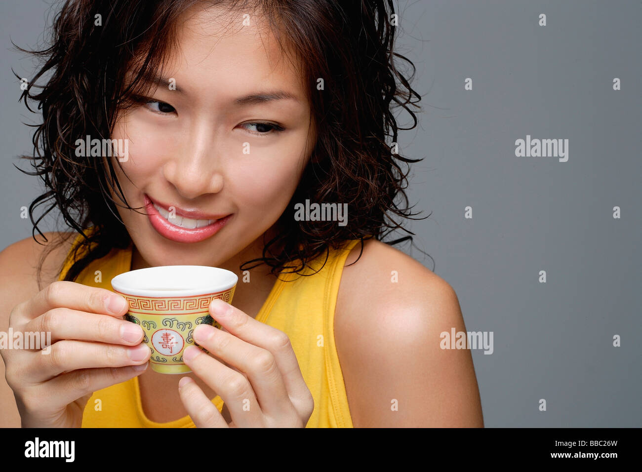 Shoulder length hair smiles hi-res stock photography and images - Alamy