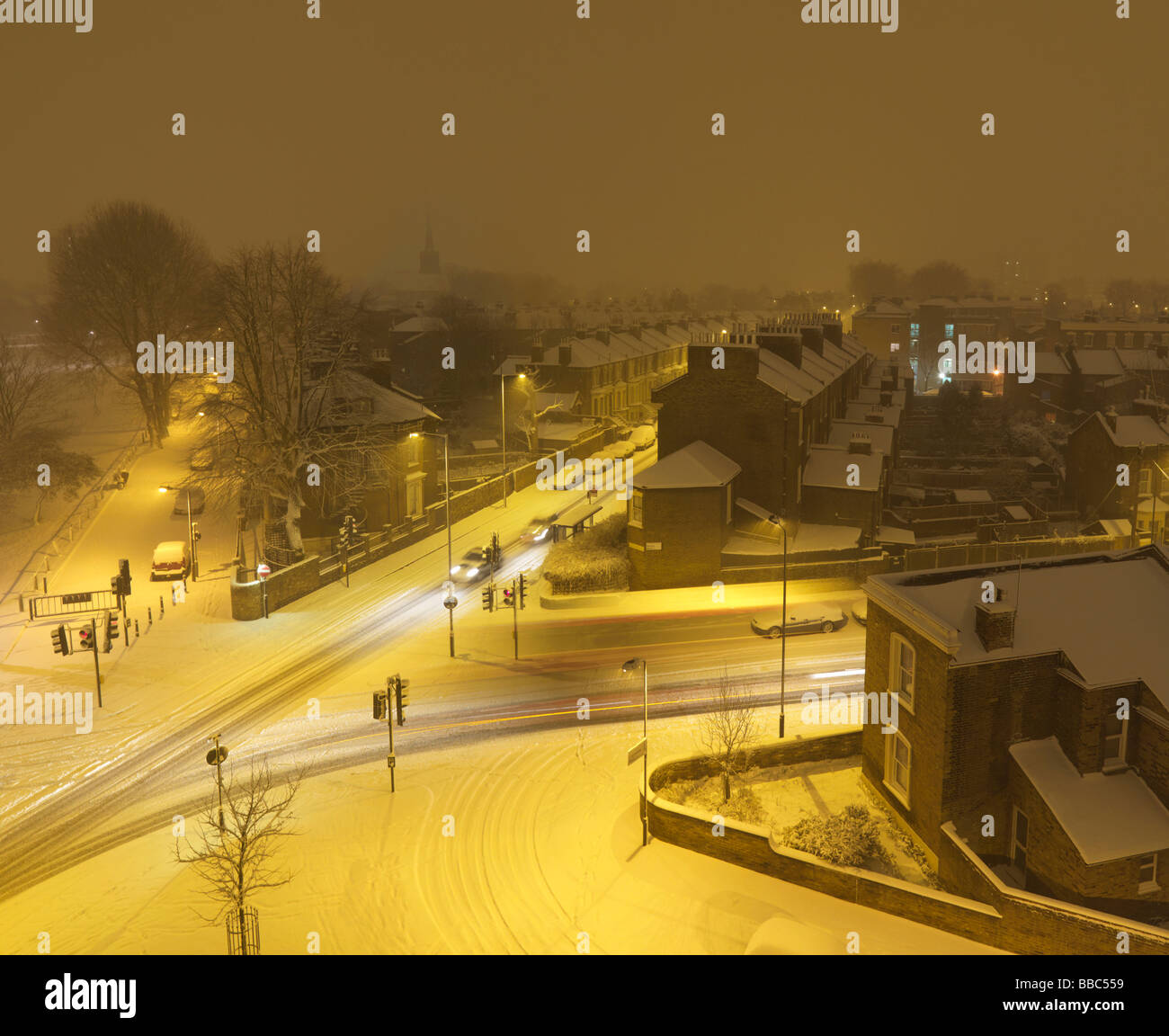 Night at the crossroads hi-res stock photography and images - Alamy