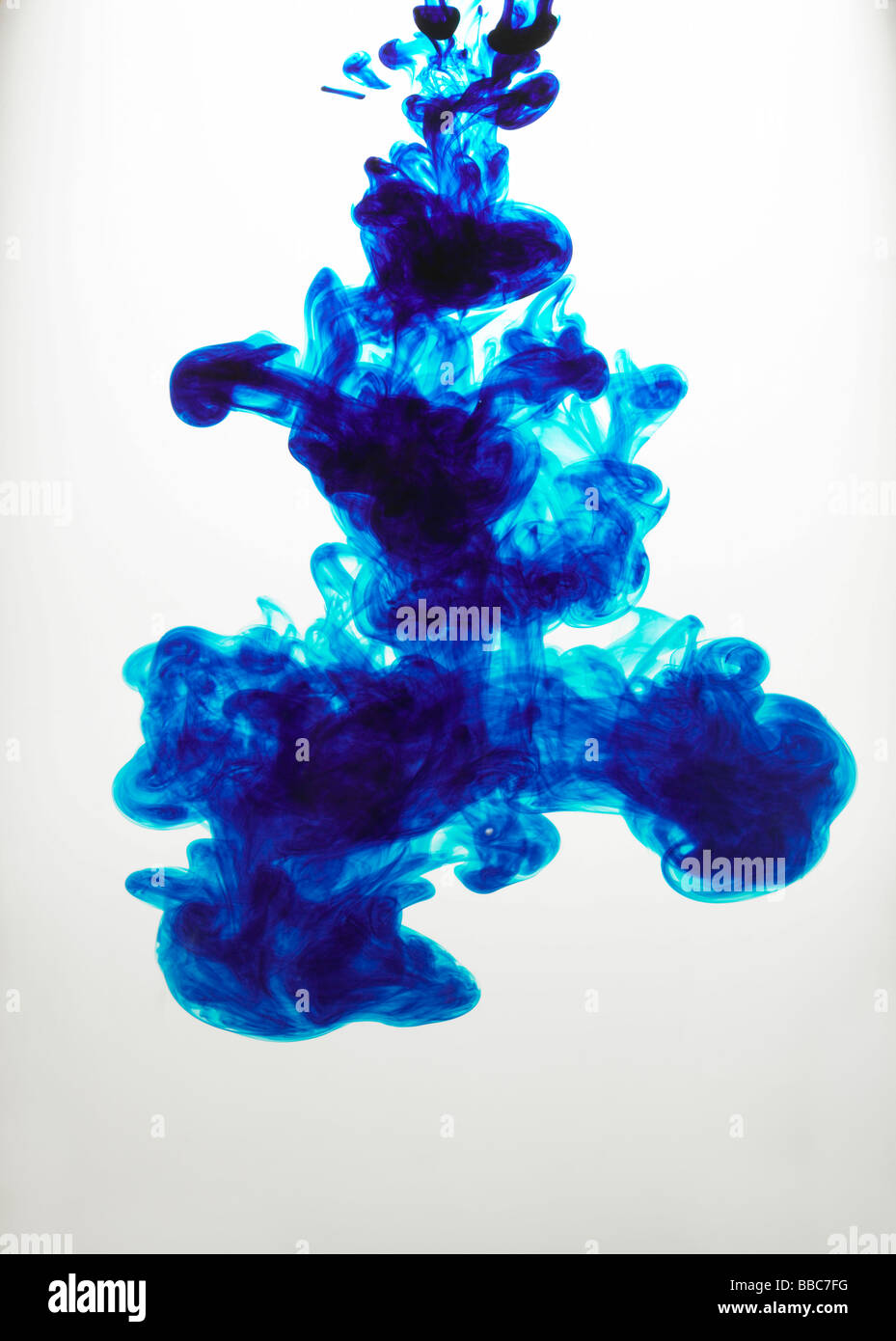 Blue liquid effect in water Stock Photo - Alamy