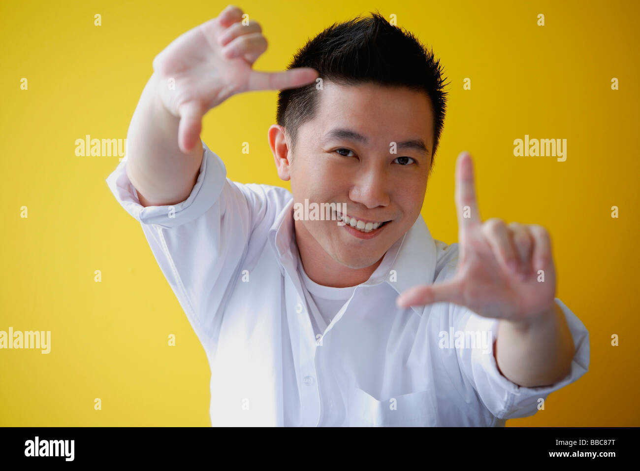 Black man making frame hands hi-res stock photography and images - Alamy