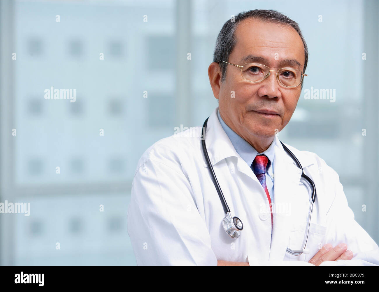 Serious doctor looking camera hi-res stock photography and images - Alamy