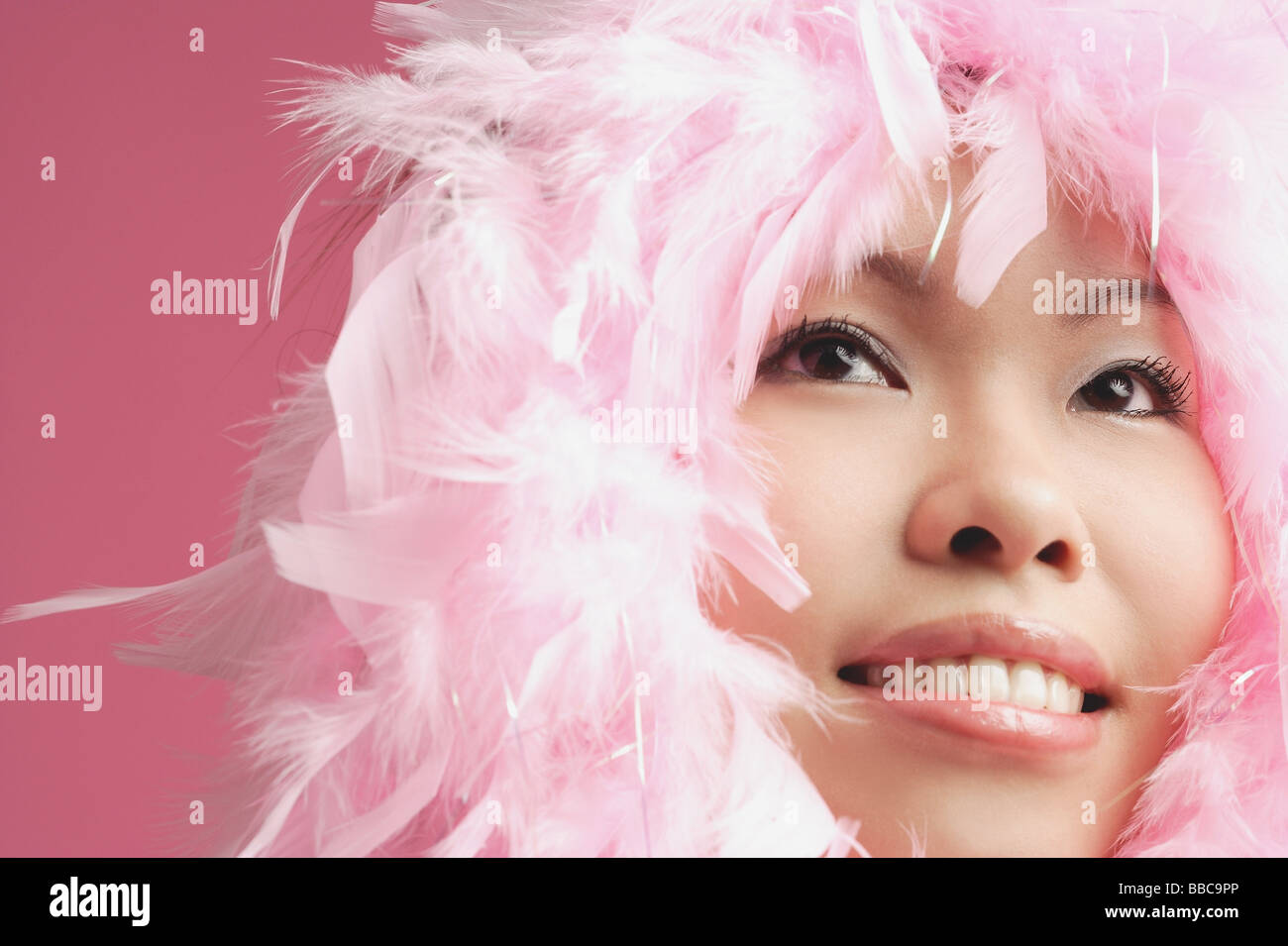 Woman's head feathers hi-res stock photography and images - Alamy