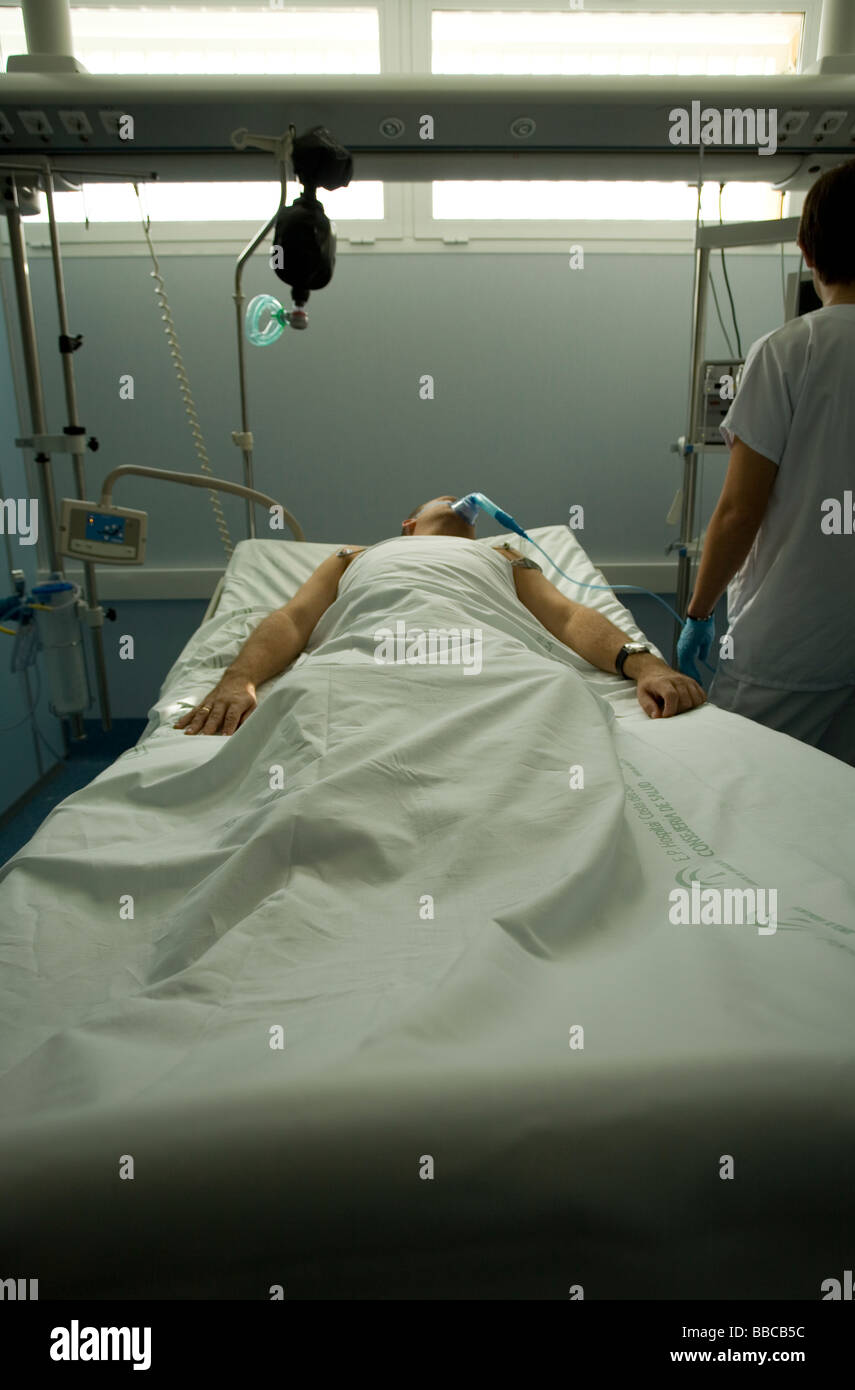 patient in hospital room Stock Photo - Alamy