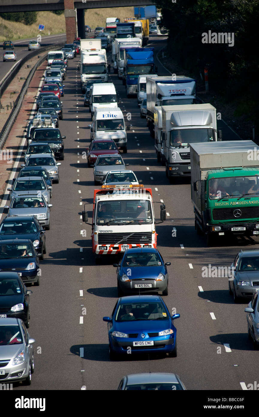 Queuing trucks hi-res stock photography and images - Alamy