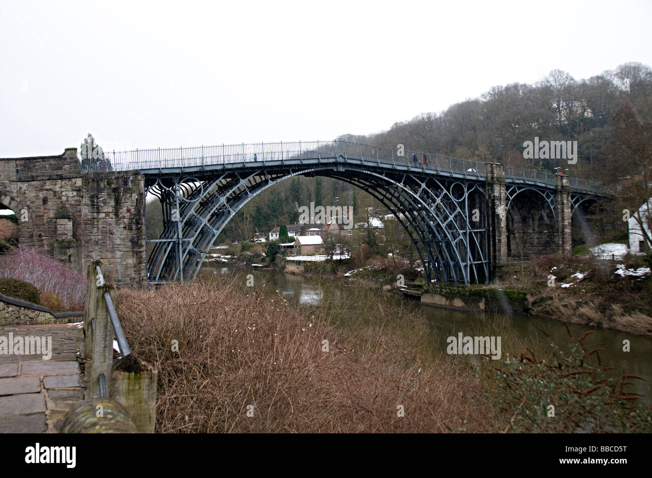 Cast iron arch bridges in england hi-res stock photography and images ...