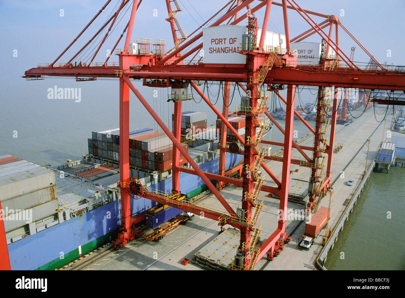 China, Shanghai, port of Shanghai Stock Photo - Alamy