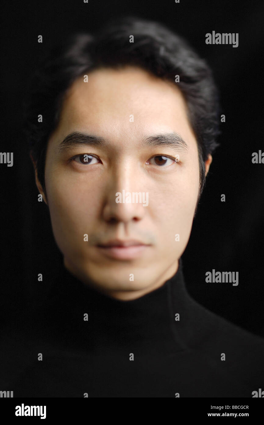 Man looking at camera, portrait Stock Photo - Alamy