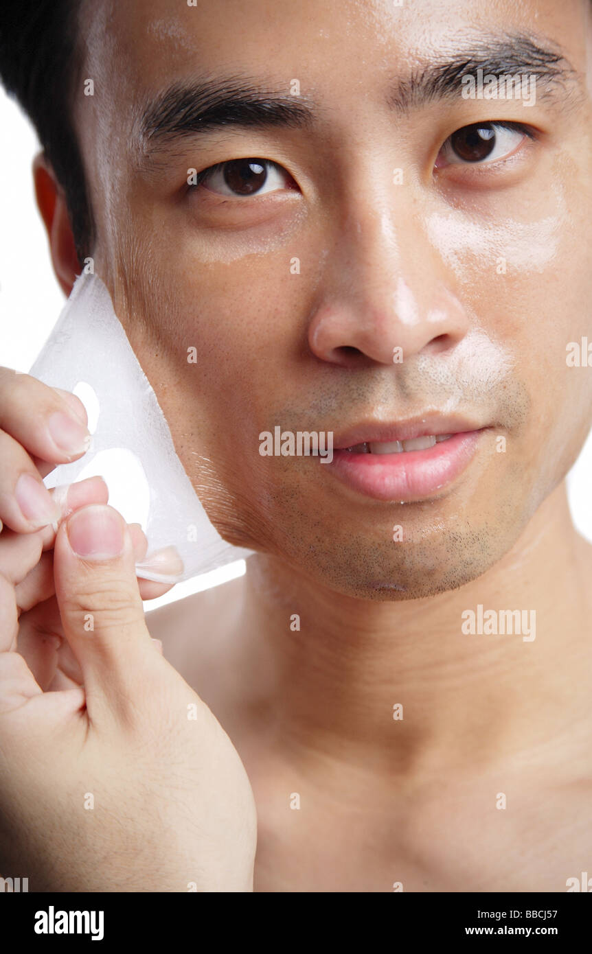 Pulling off hi-res stock photography and images - Alamy