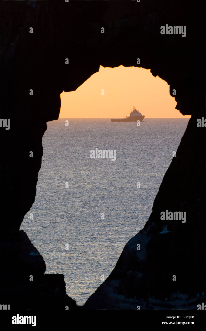 Arched geological formation hi-res stock photography and images - Alamy