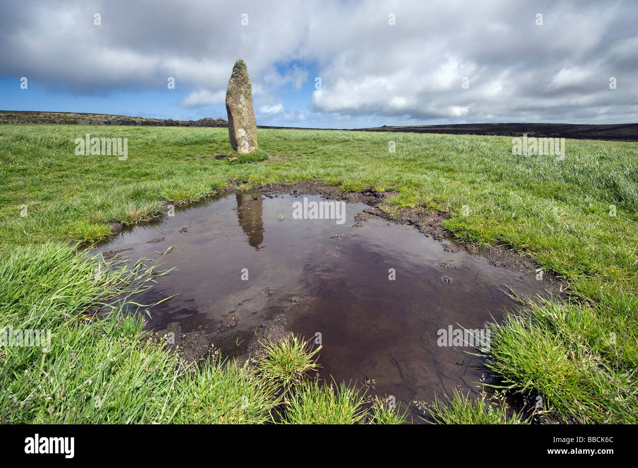 Lone single standing stone hi-res stock photography and images - Alamy