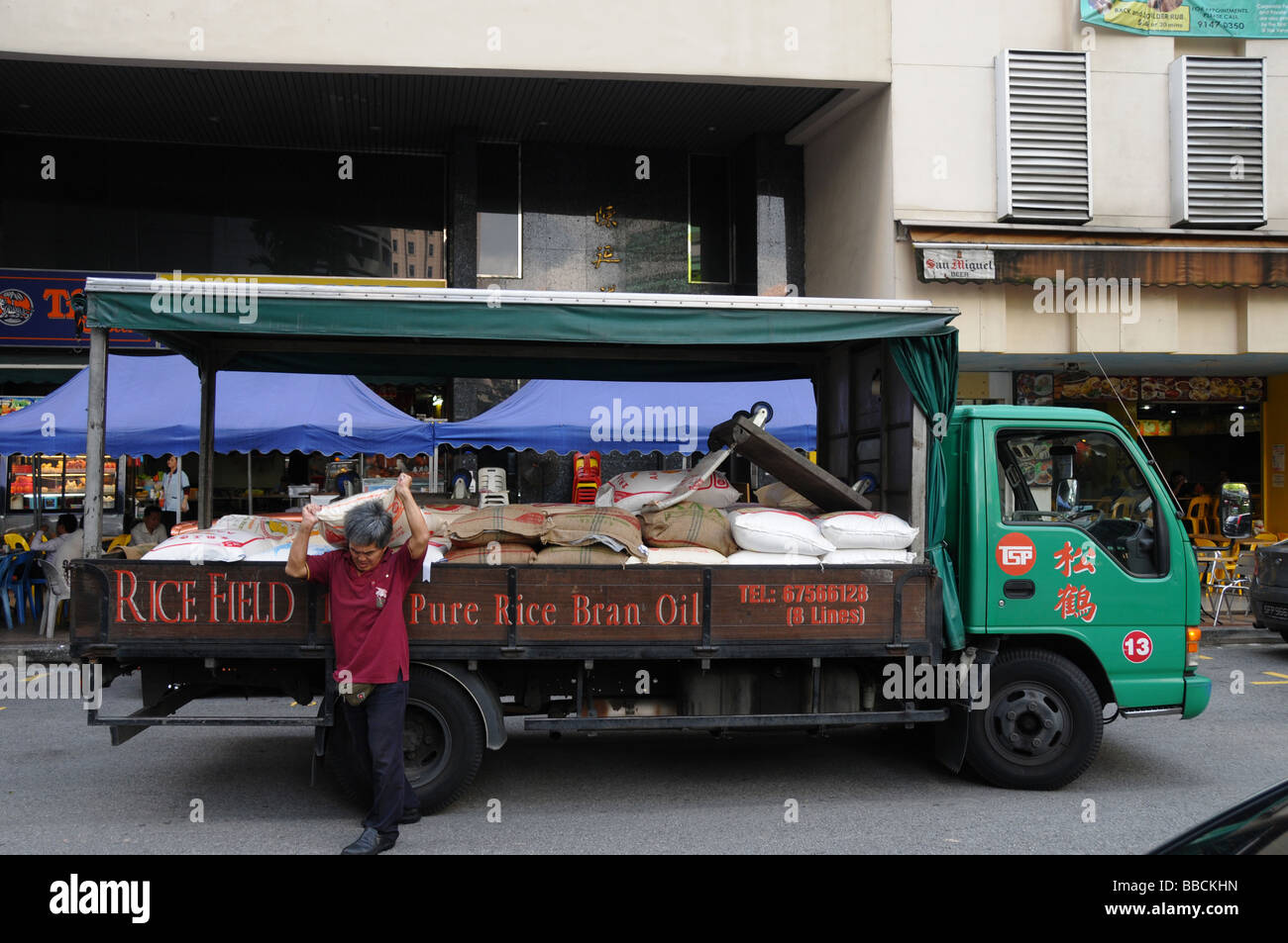 Delivery man in china hi-res stock photography and images - Alamy