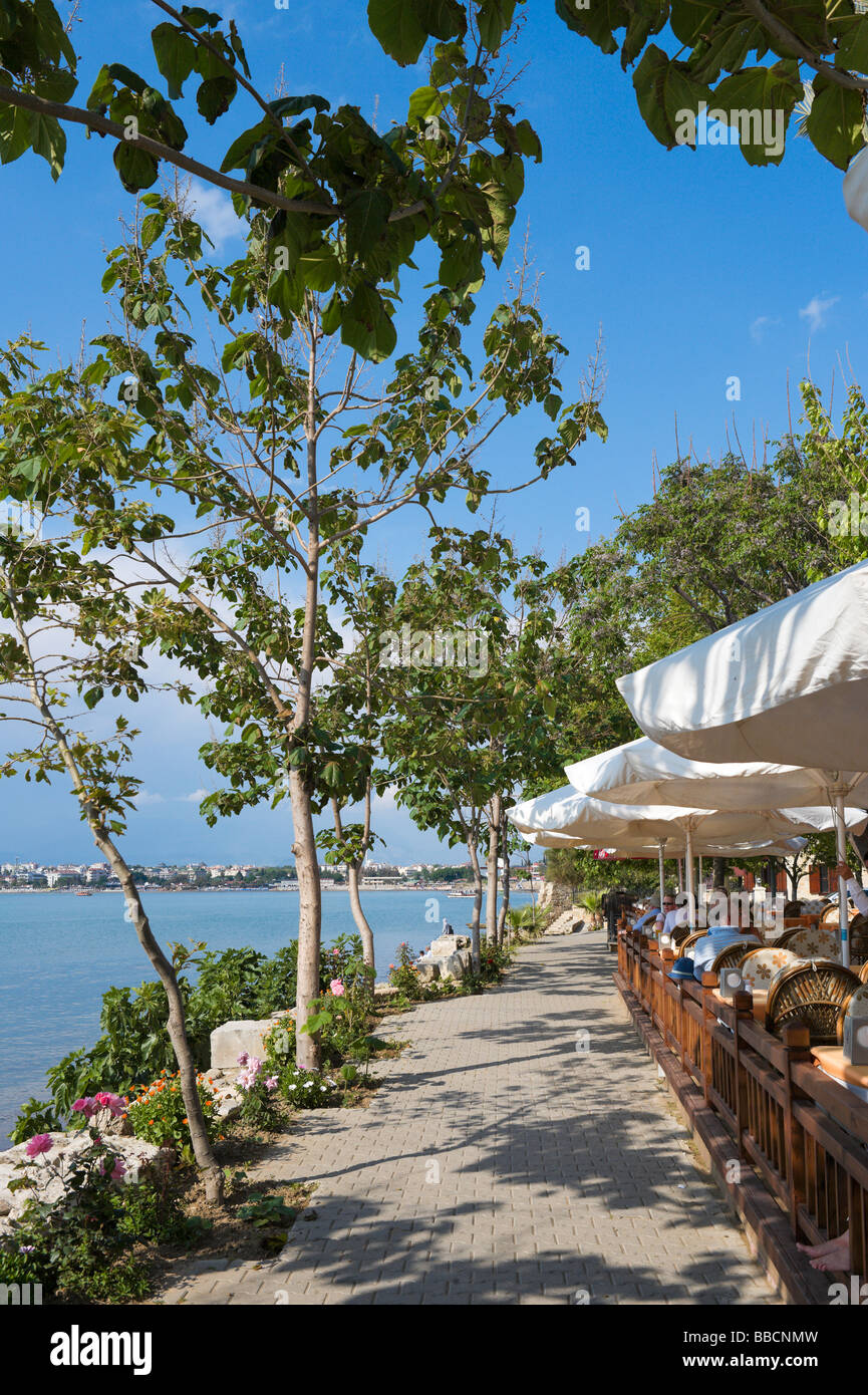 Local seafront restaurant hi-res stock photography and images - Alamy