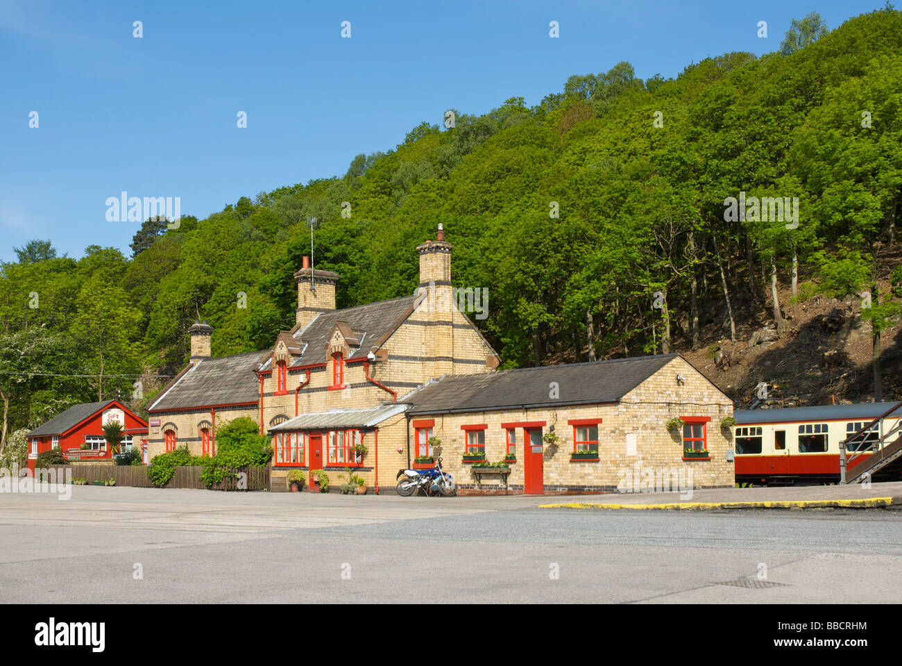 Lakeside station hi-res stock photography and images - Alamy