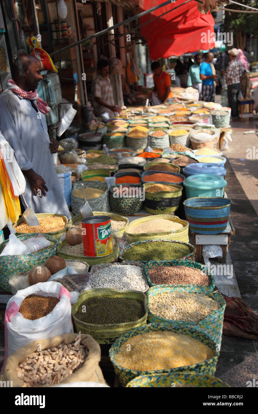 Saudi market stall hi-res stock photography and images - Alamy