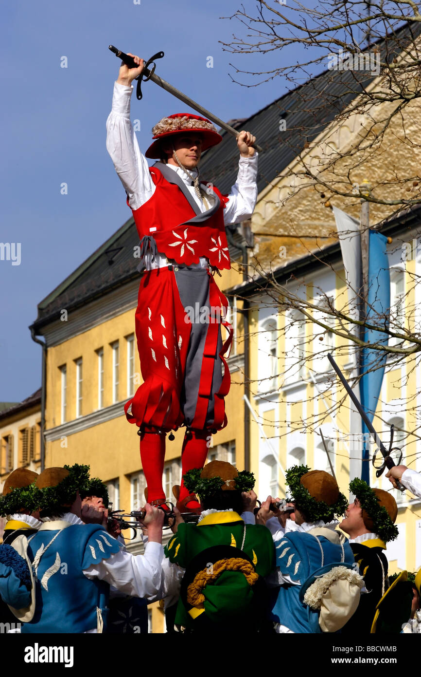 Sword dancer hi-res stock photography and images - Alamy