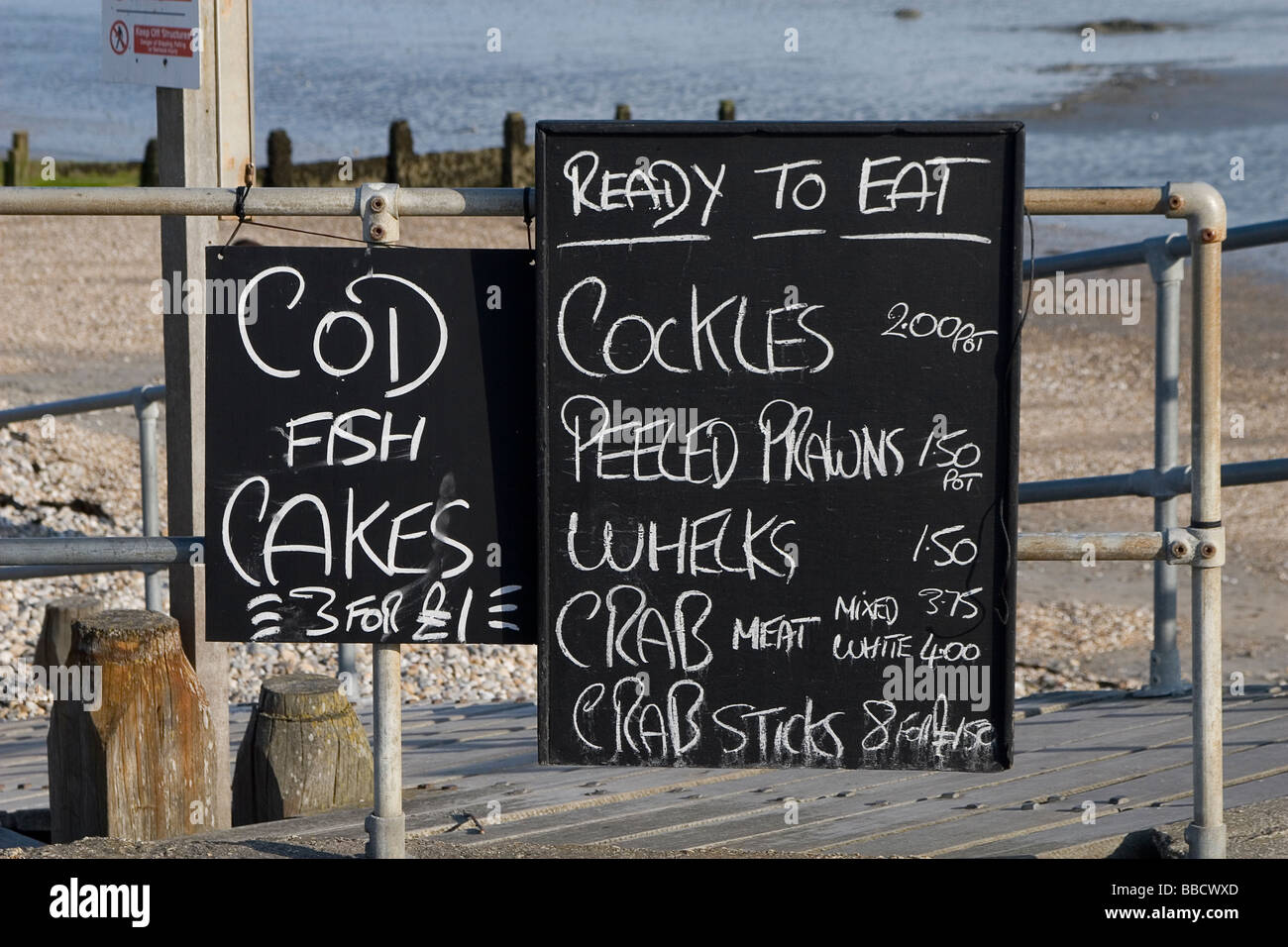 Fishmongers sign hi-res stock photography and images - Alamy