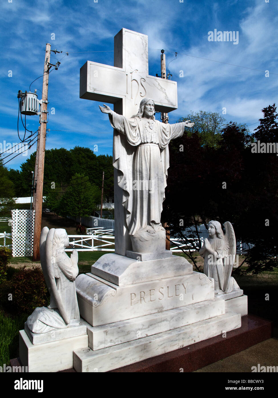 Elvis Presley's Grave, Graceland Stock Photo - Alamy