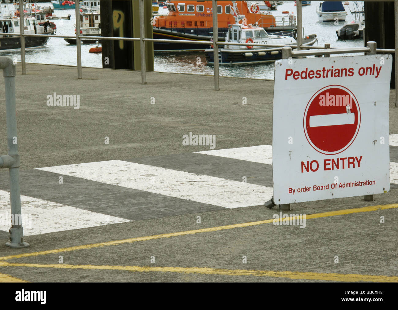 Gangway signage hi-res stock photography and images - Alamy