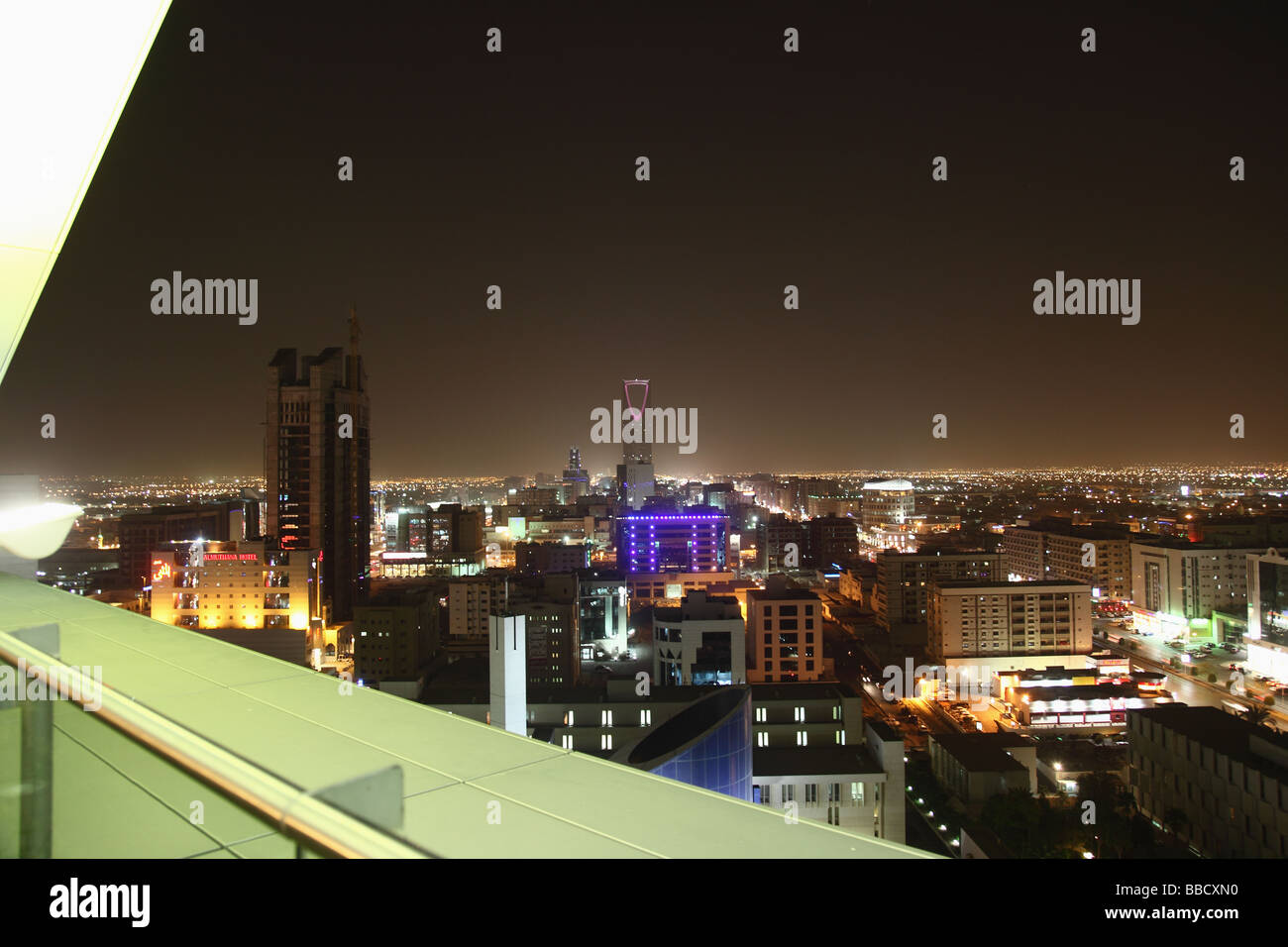 Riyadh skyline hi-res stock photography and images - Alamy