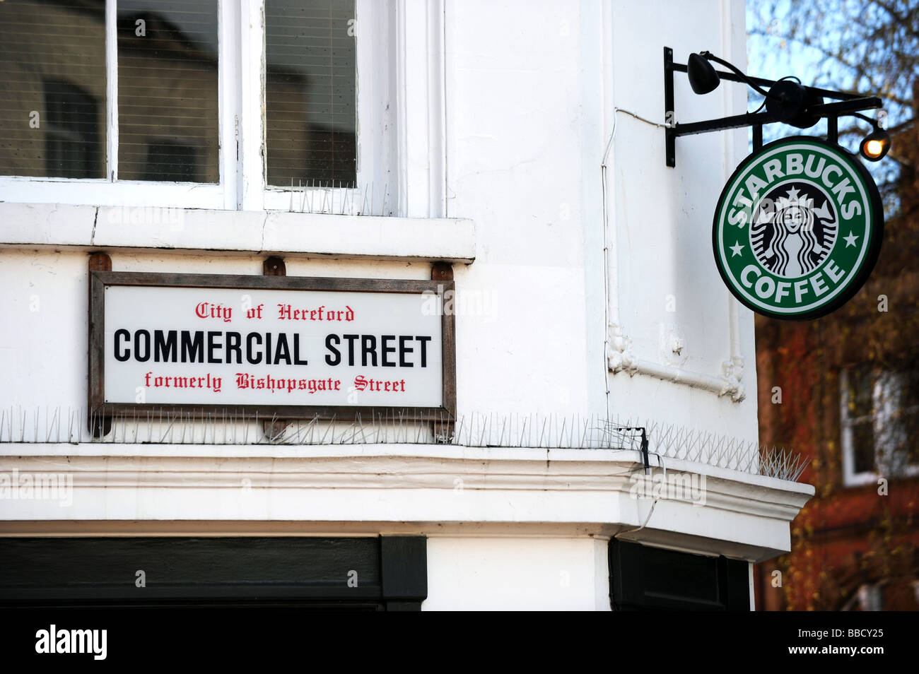 Starbucks coffee signs hi-res stock photography and images - Alamy