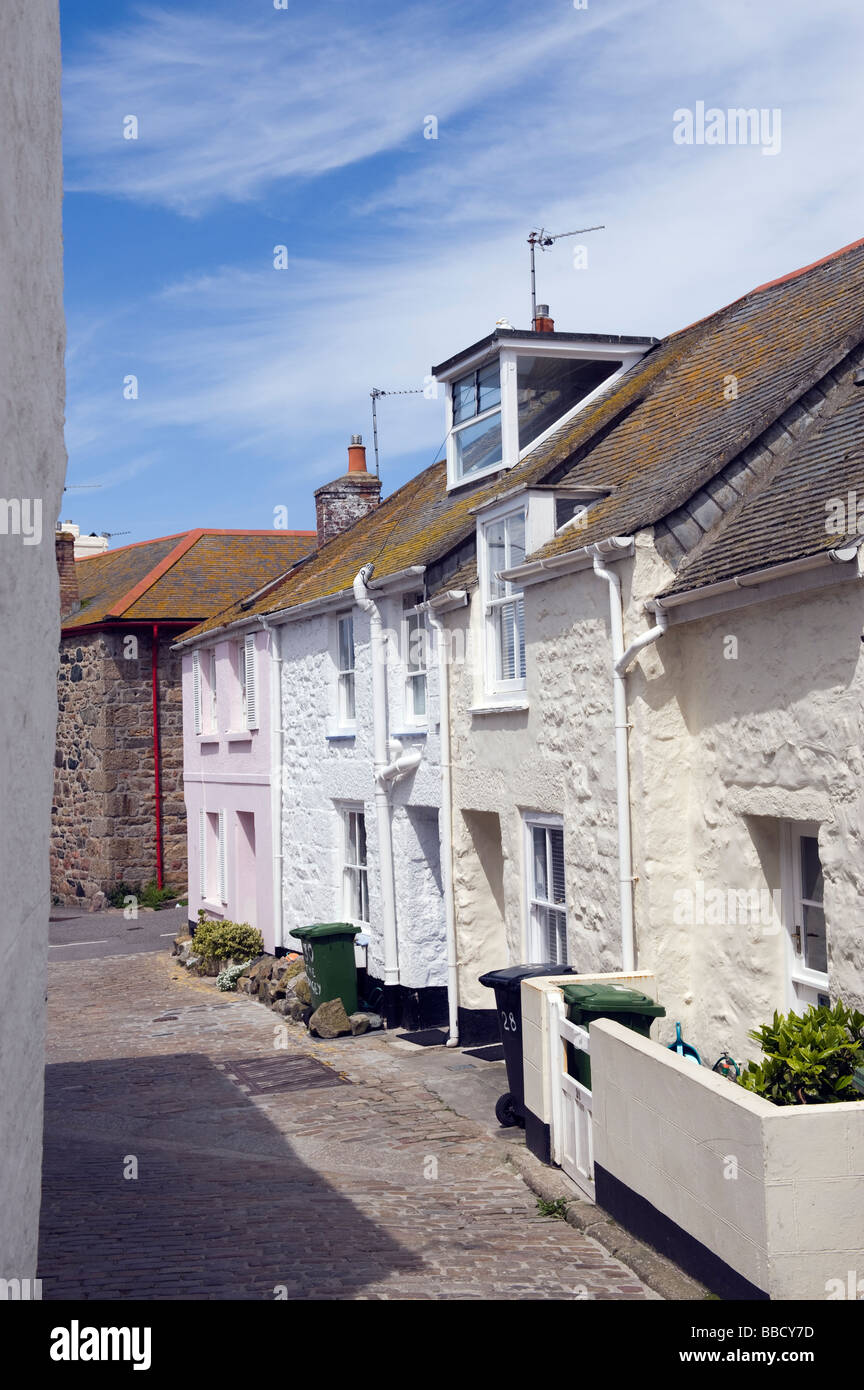 White terraced housing hi-res stock photography and images - Alamy