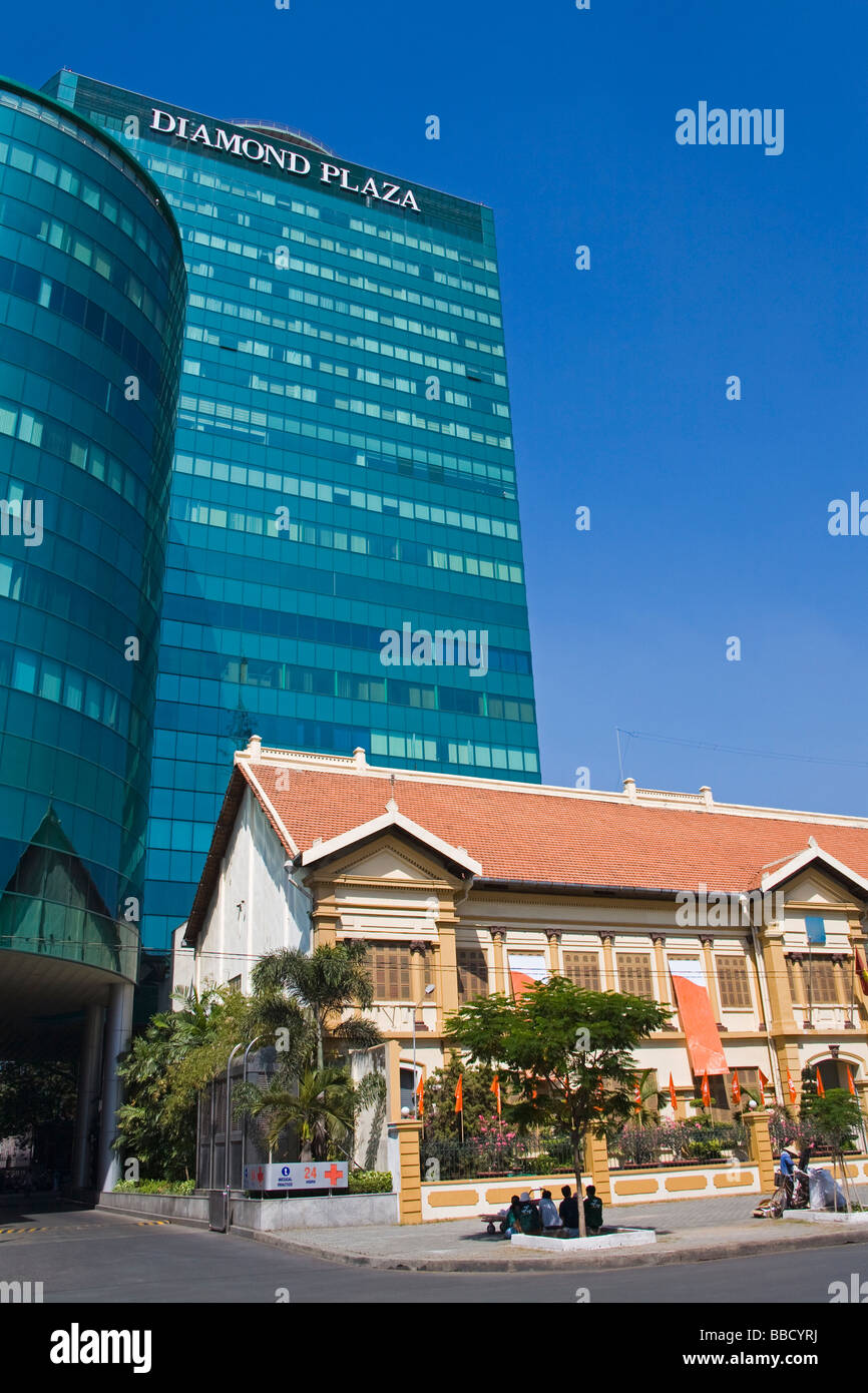 Diamond plaza building hi-res stock photography and images - Alamy