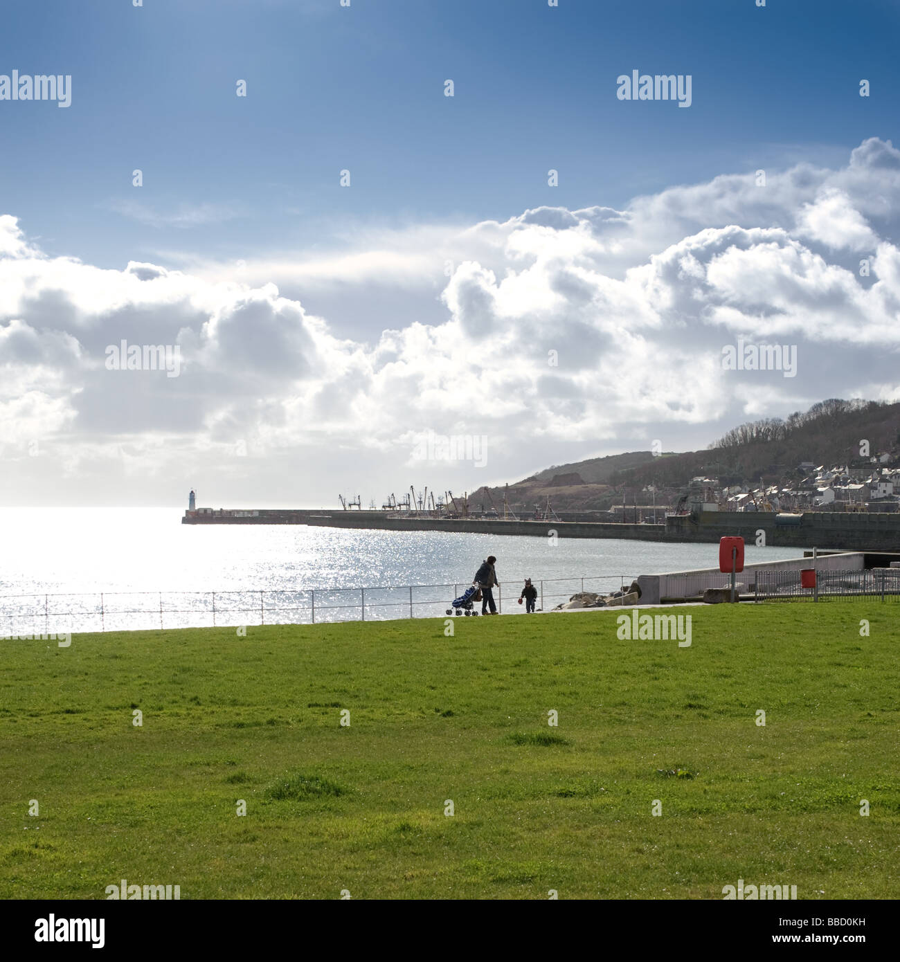 Newlyn pier hi-res stock photography and images - Alamy