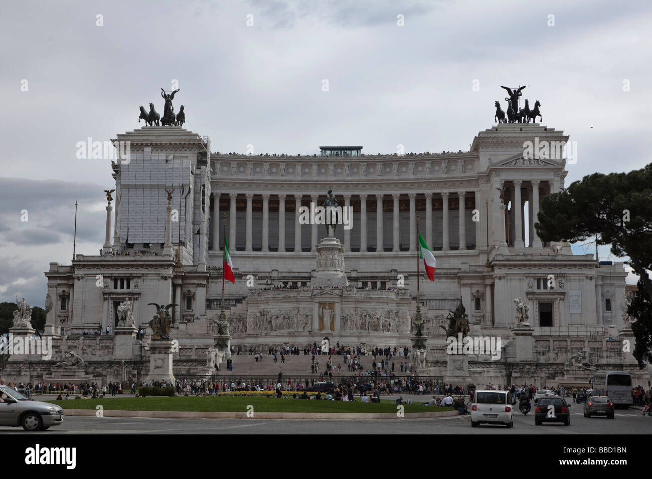 The architecture of the colossal Vittoriano Monument (The Victor ...