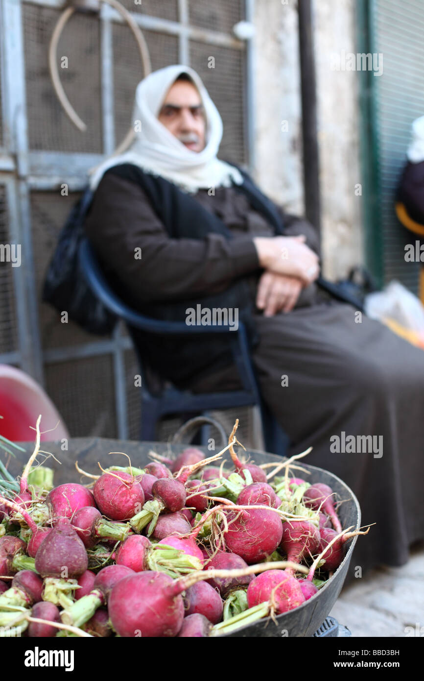 Aleppo souk silk hi-res stock photography and images - Alamy