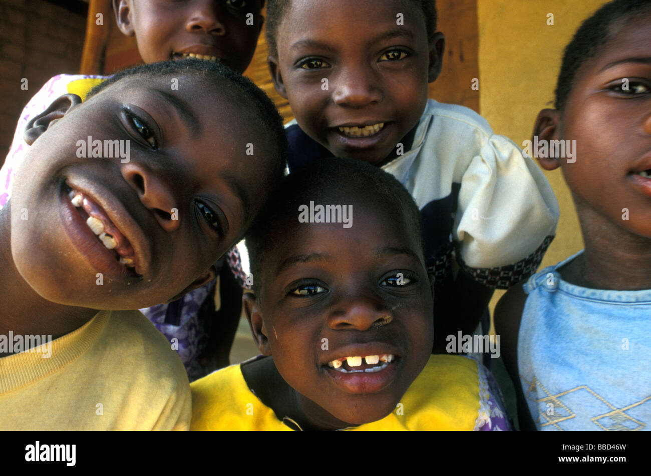Nyanja children lake niassa mozambique Stock Photo - Alamy