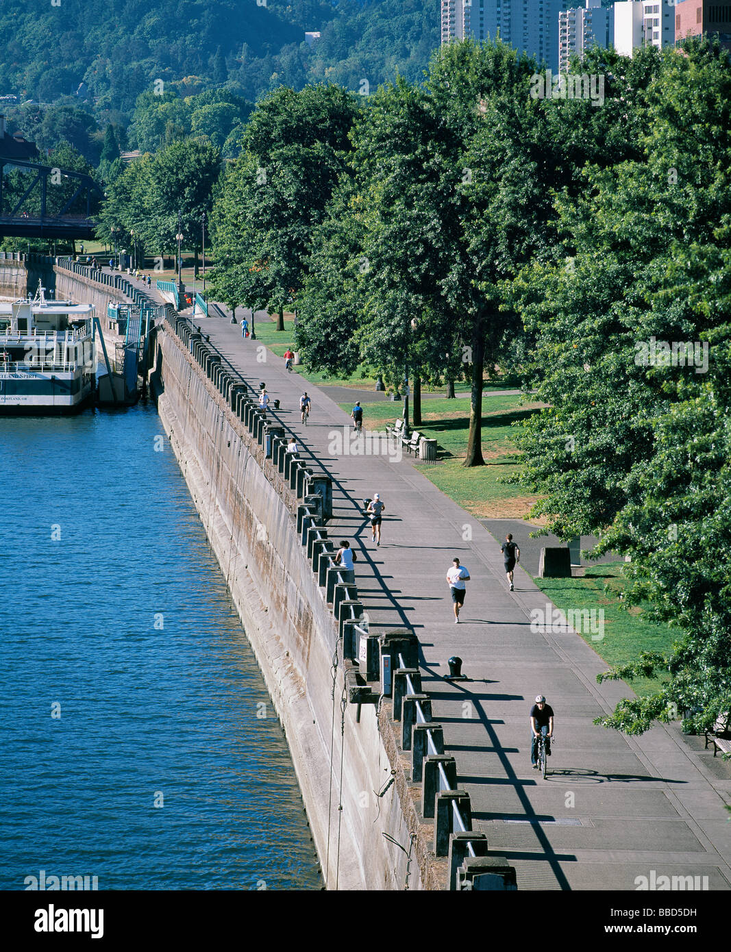 Waterfront park and portland hi-res stock photography and images - Alamy