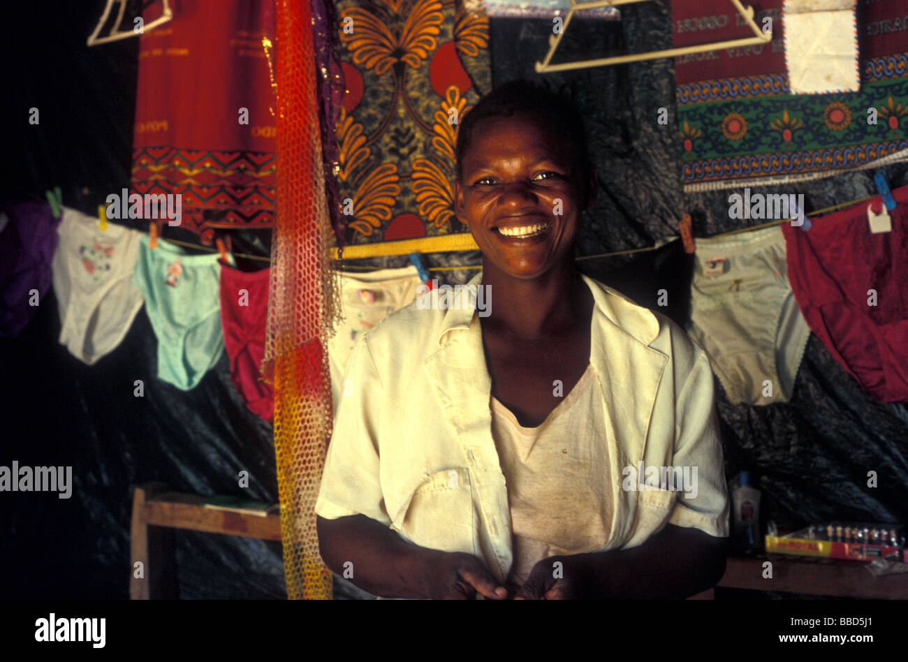 Nyanja woman lake niassa mozambique Stock Photo - Alamy