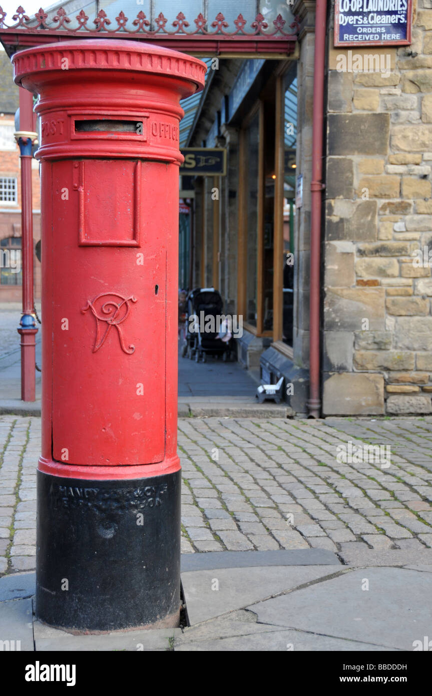 Old red British post box Stock Photo - Alamy