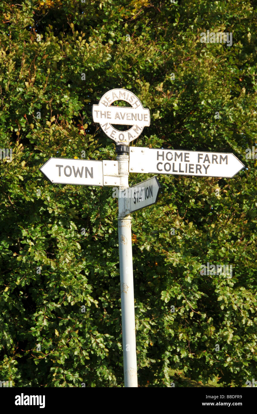 Old station sign hi-res stock photography and images - Alamy