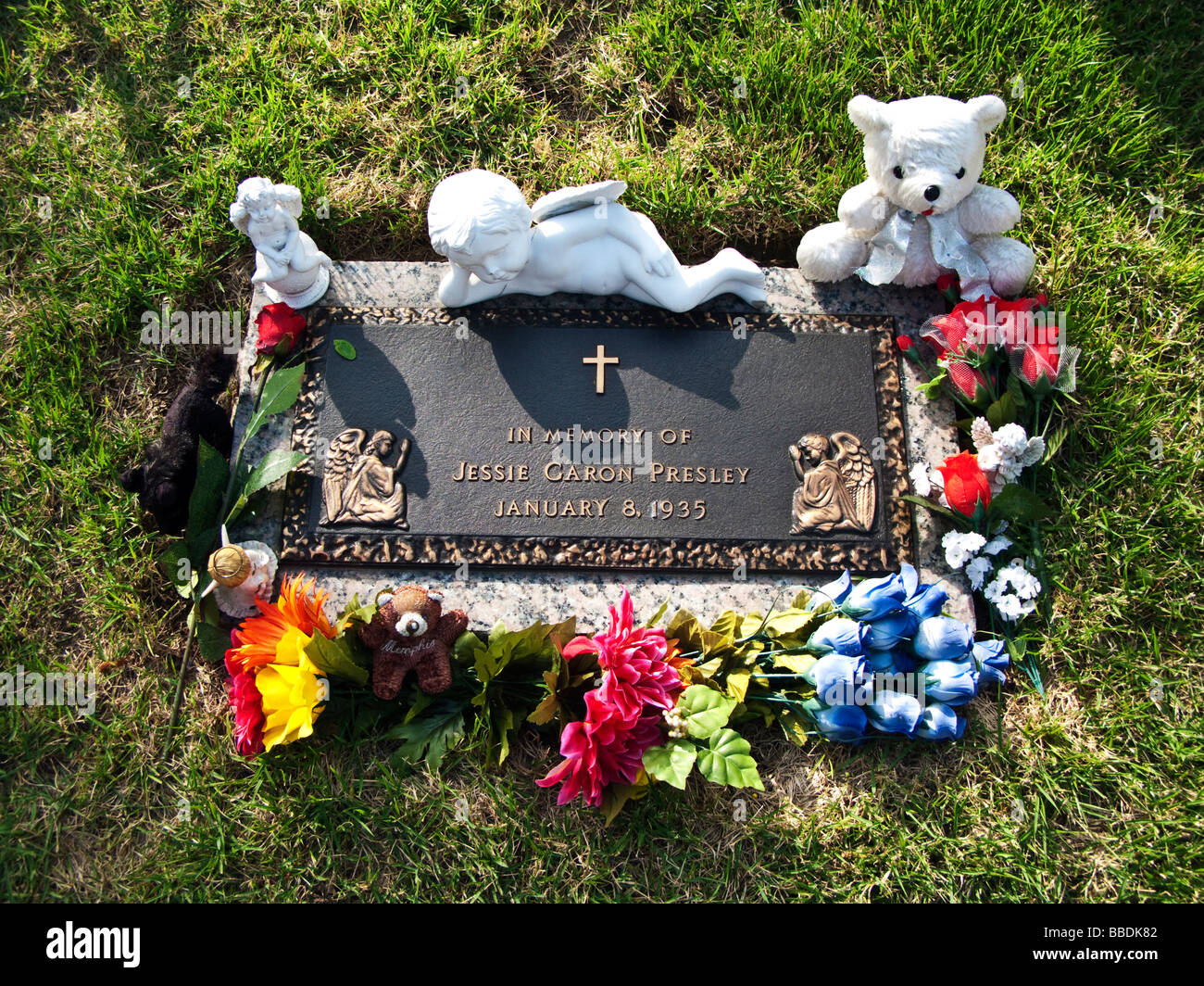 Jesse Garon Presley Grave Elvis Presley Screen 8 On FlowVella