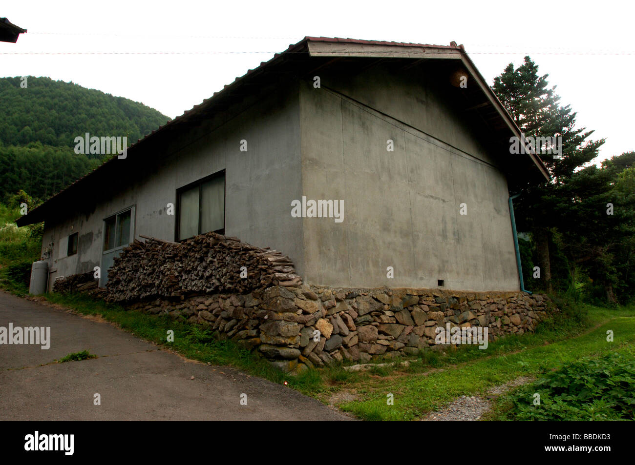 Lush japanese countryside hi-res stock photography and images - Alamy