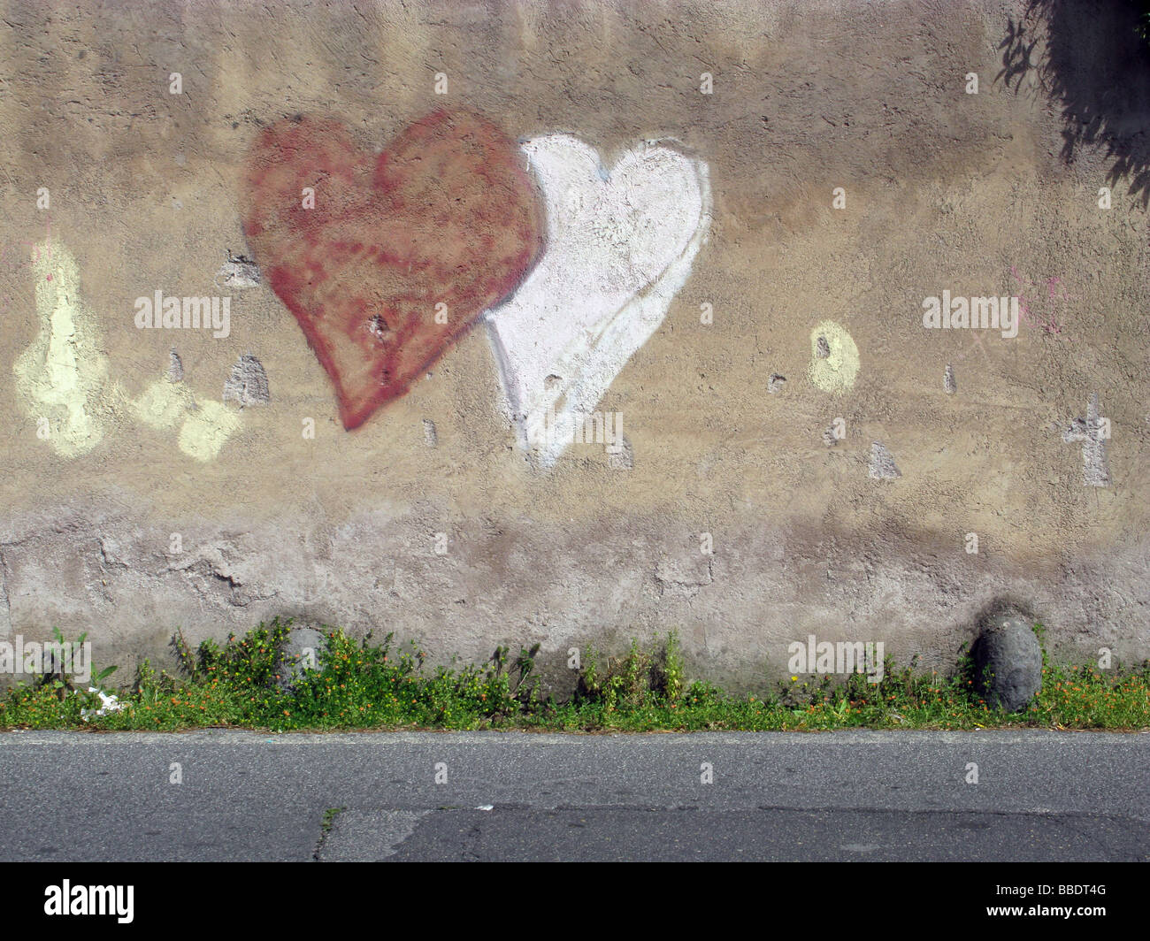 Love graffiti and painting of lovers hi-res stock photography and ...
