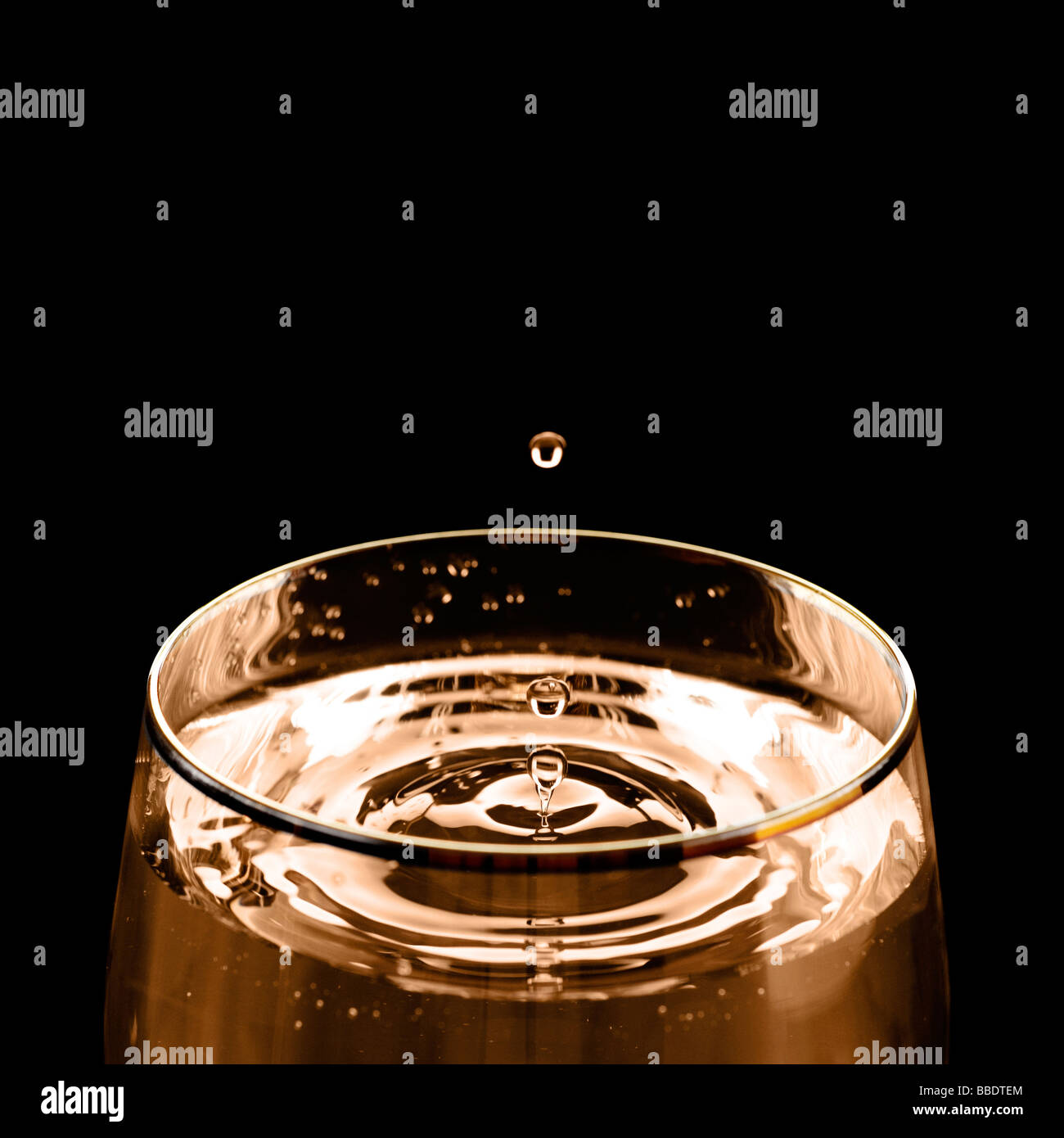 Dropping glass hi-res stock photography and images - Alamy