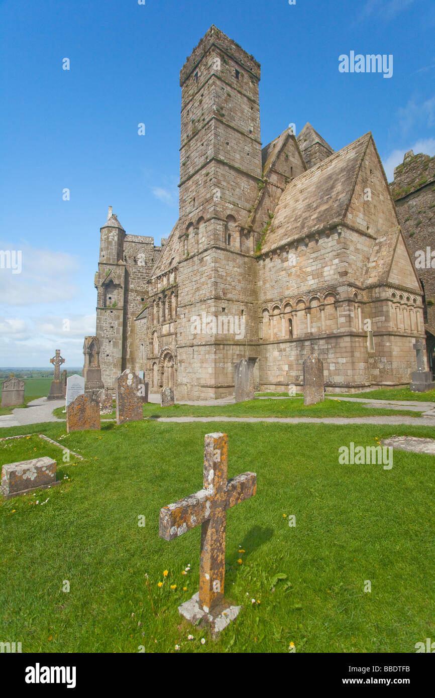 Cormacs chapel rock of cashel hi-res stock photography and images - Alamy