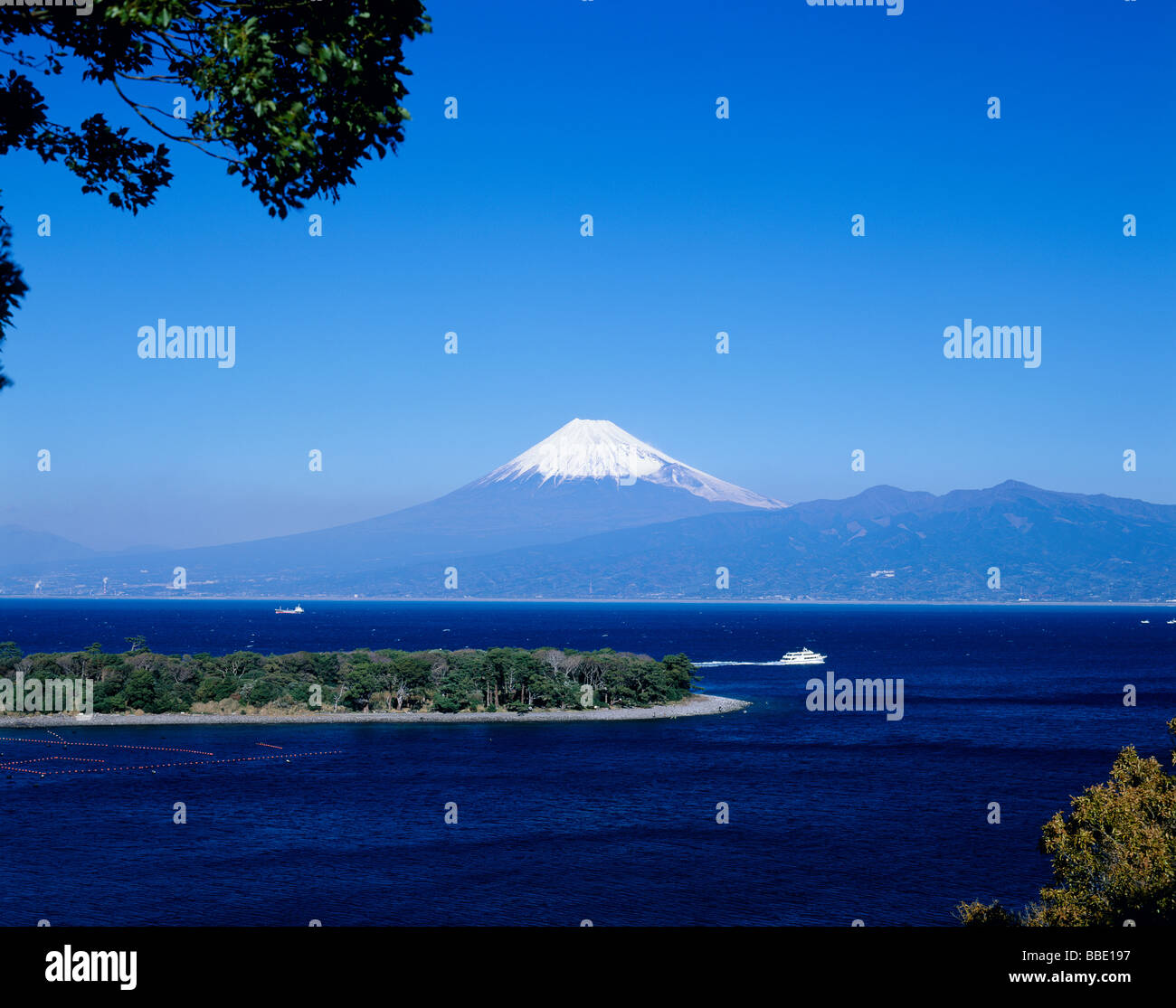 Mt.Fuji And Ocean Stock Photo - Alamy