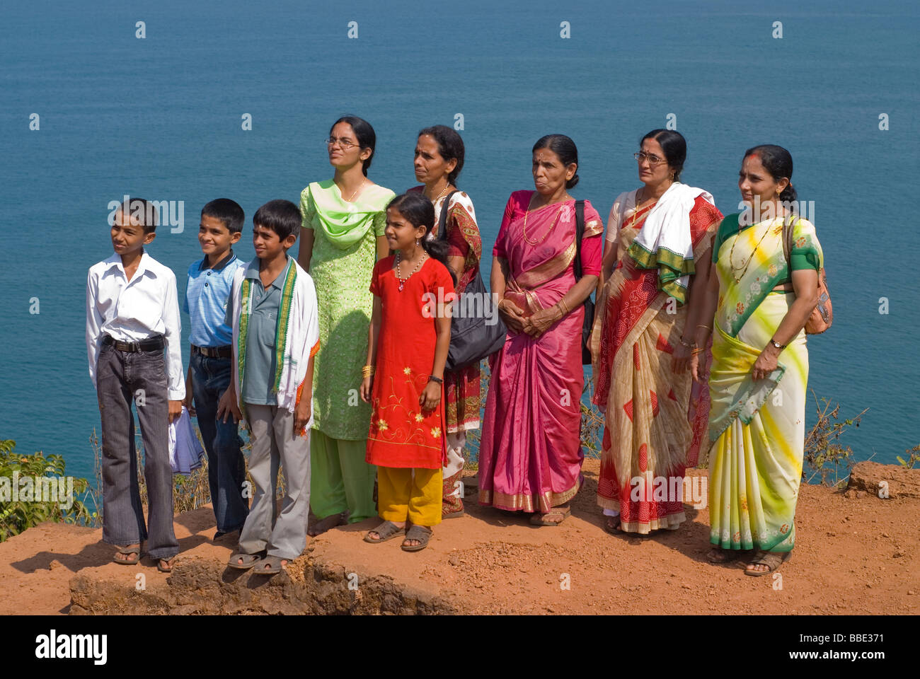 Group picture of indian children hi-res stock photography and images ...