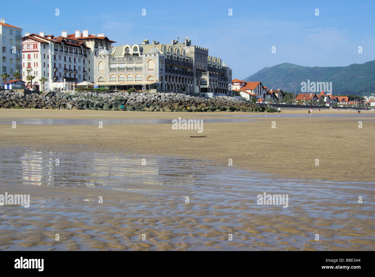Beach hendaye hi-res stock photography and images - Alamy