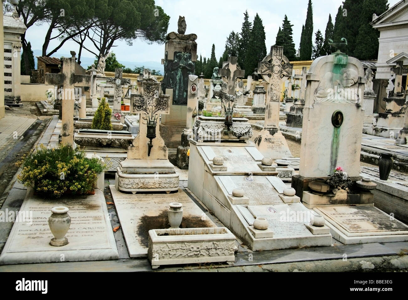 Cemetary architecture hi-res stock photography and images - Alamy