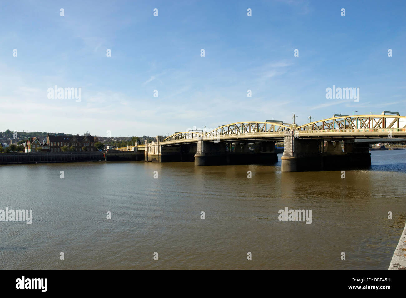 Medway bridge hi-res stock photography and images - Alamy