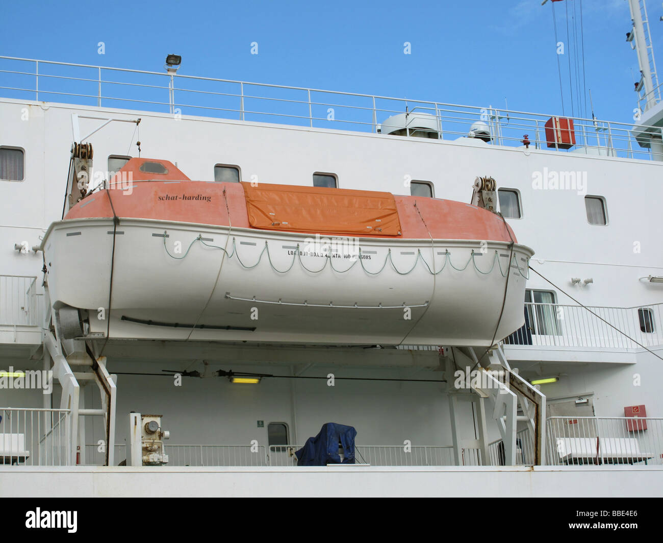 Container port control room hi-res stock photography and images - Alamy