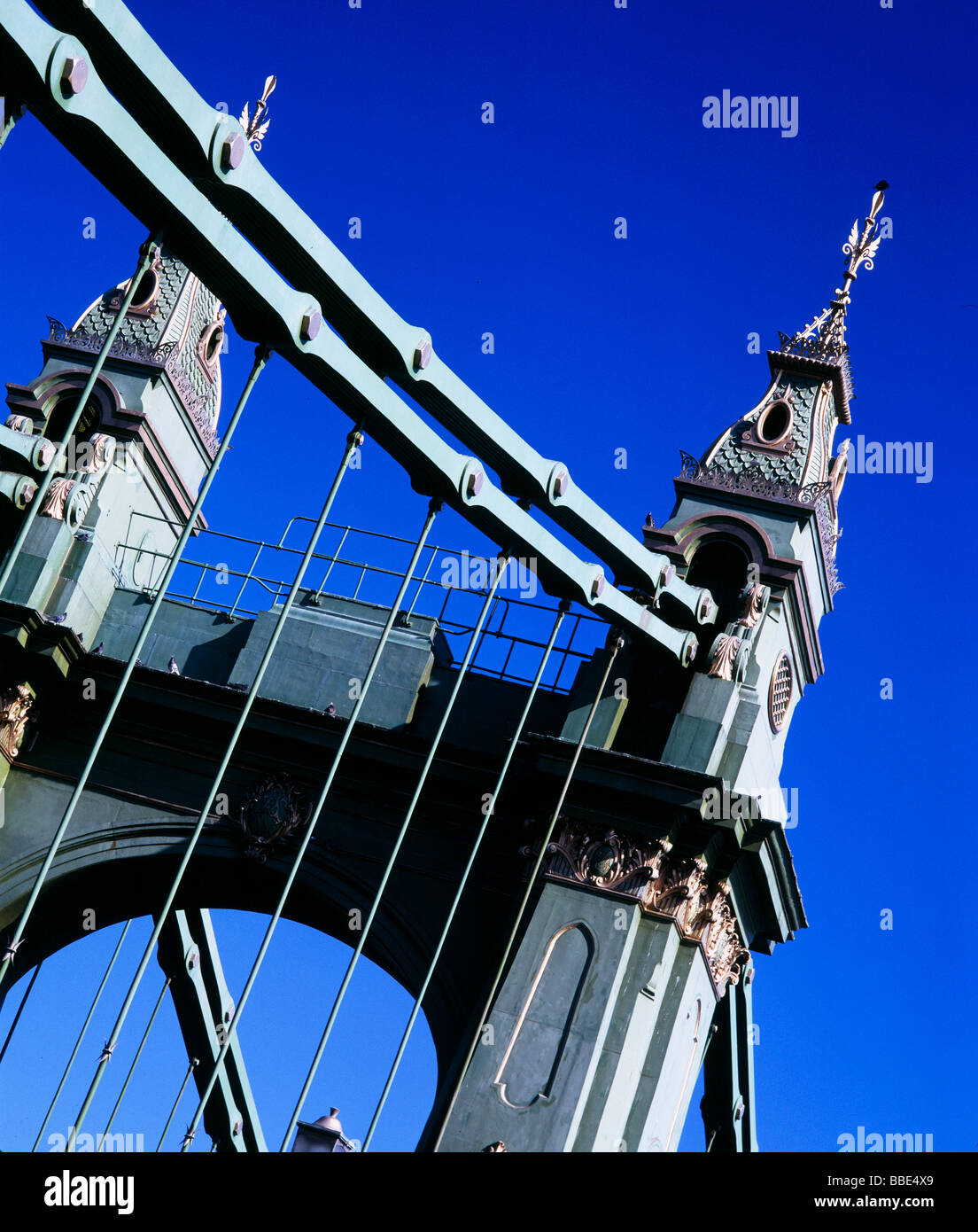 Hammersmith bridge london hi-res stock photography and images - Alamy