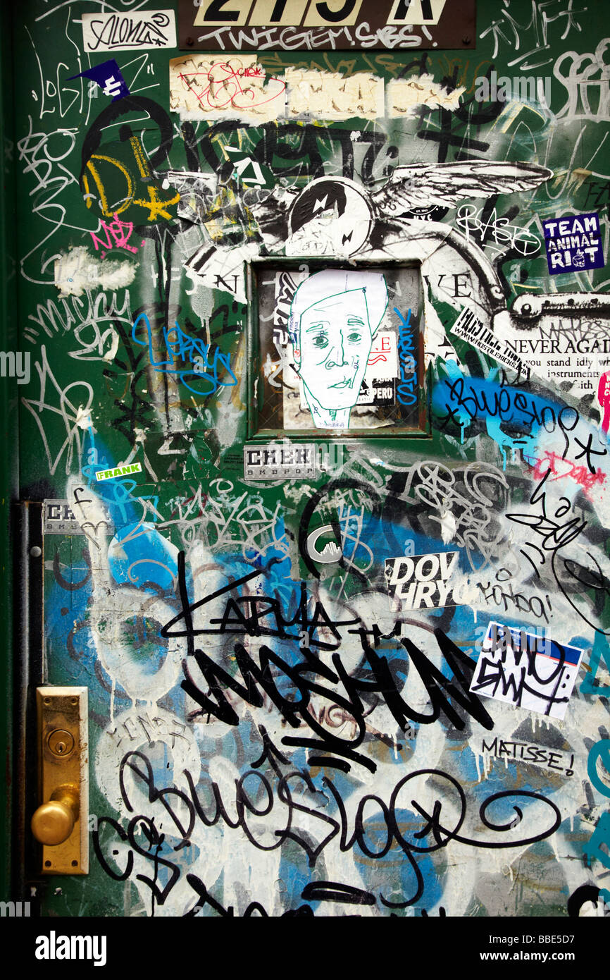 New york front doors hi-res stock photography and images - Alamy