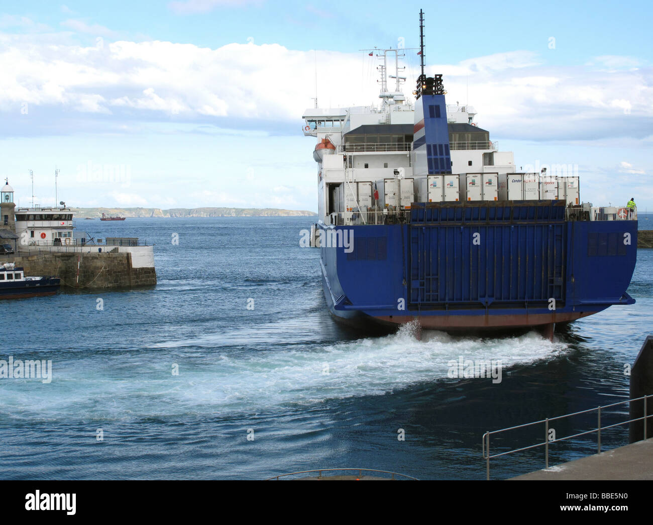English channel ferry rear hi-res stock photography and images - Alamy